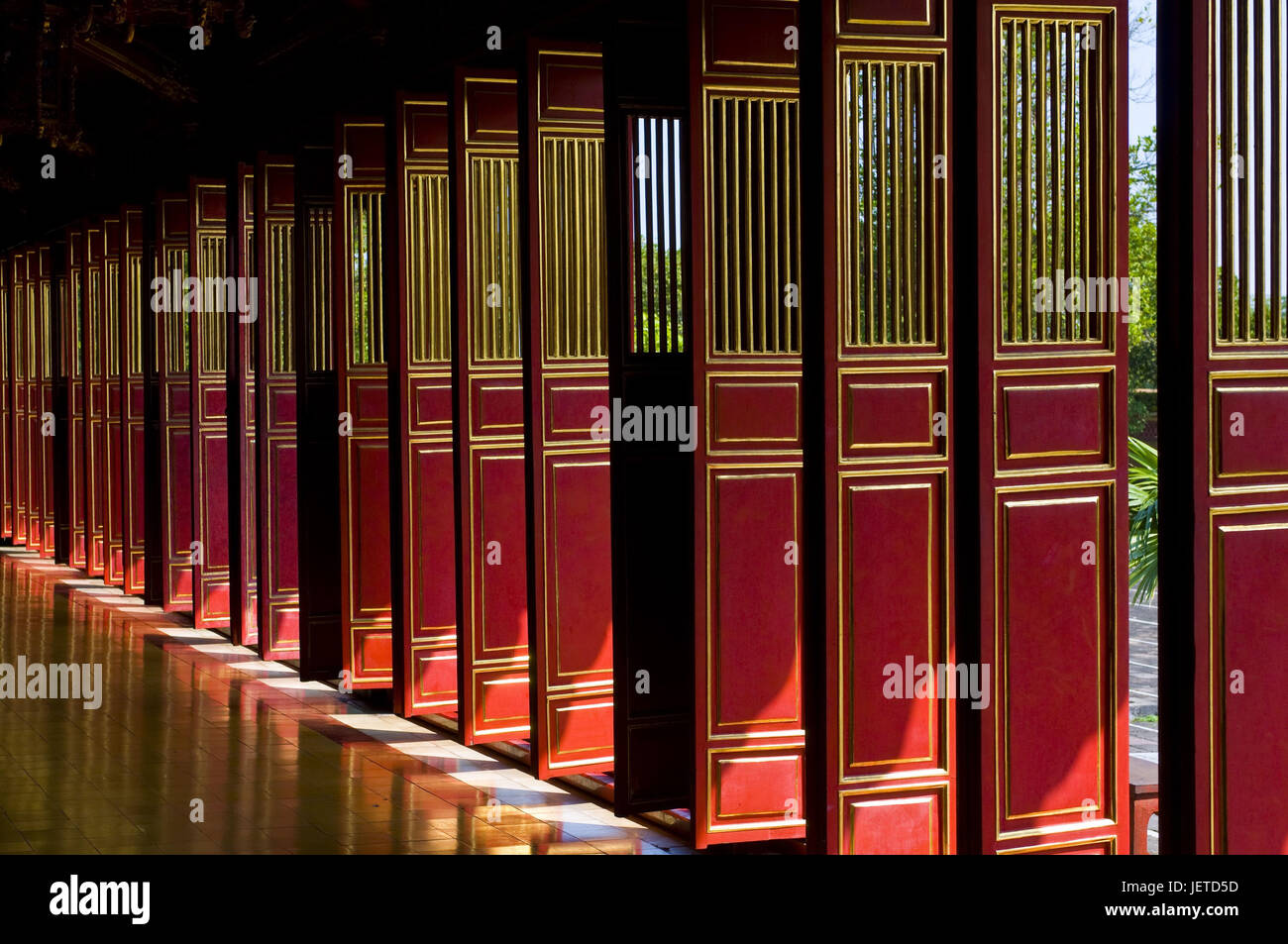 Vietnam doors hi-res stock photography and images - Alamy