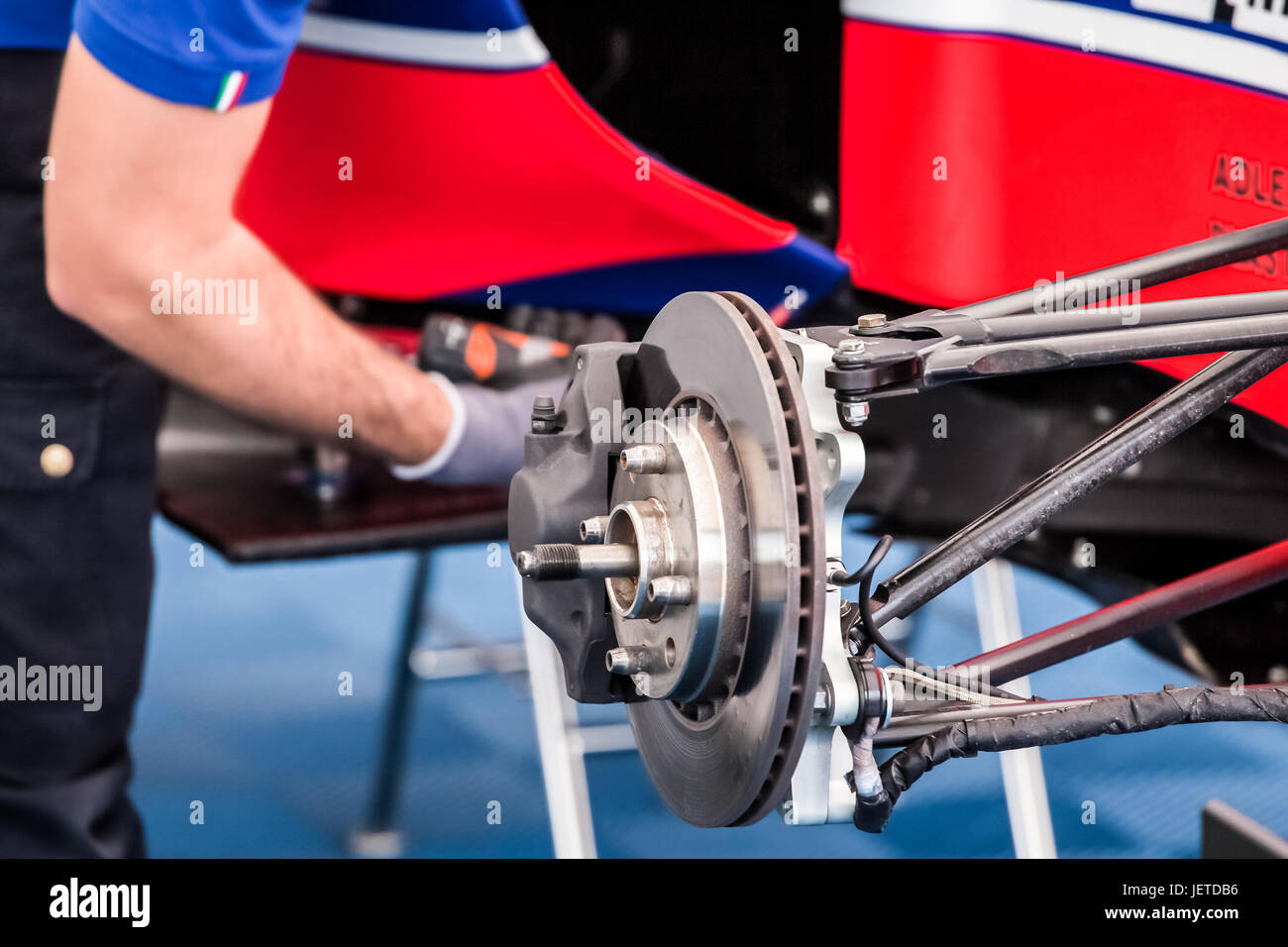 F1 brake hi-res stock photography and images - Alamy