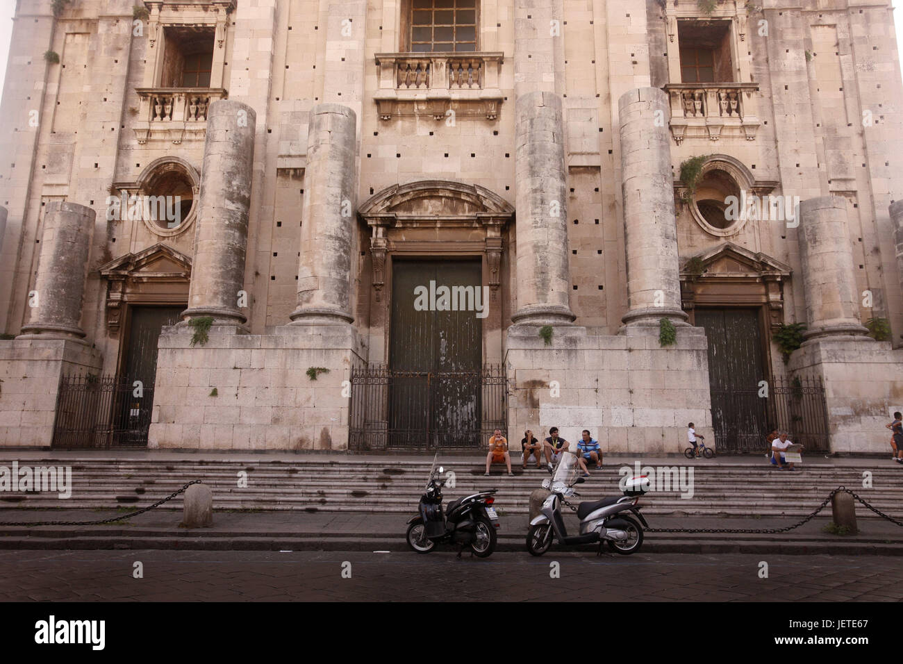 Italy, Sicily, Catania, Old Town, San Nicolo Kirche, steps, people ...