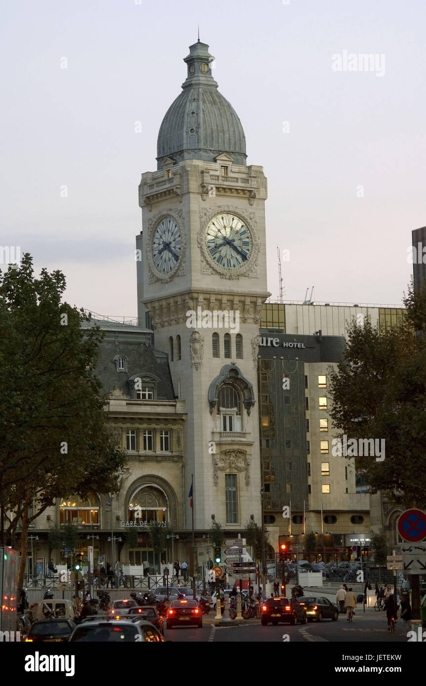 France, Paris, railway station 'done de Lyons', tower, clock, traffic ...
