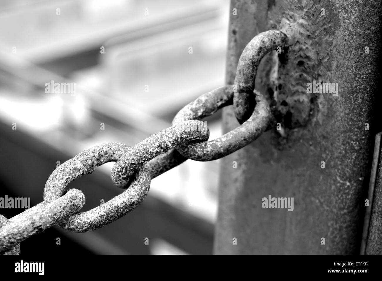 Heavy iron chains hi-res stock photography and images - Alamy