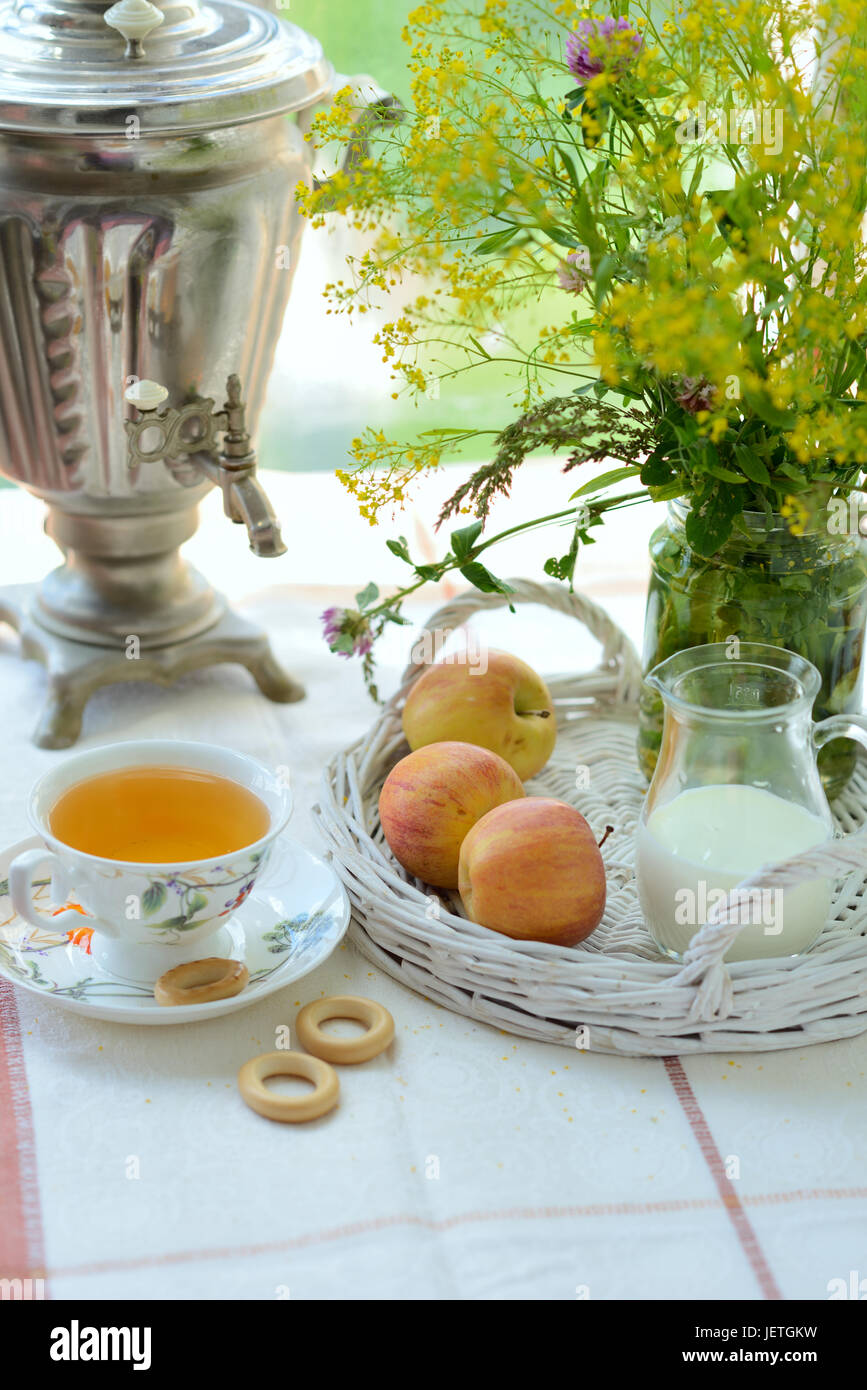 Summer still life Stock Photo - Alamy