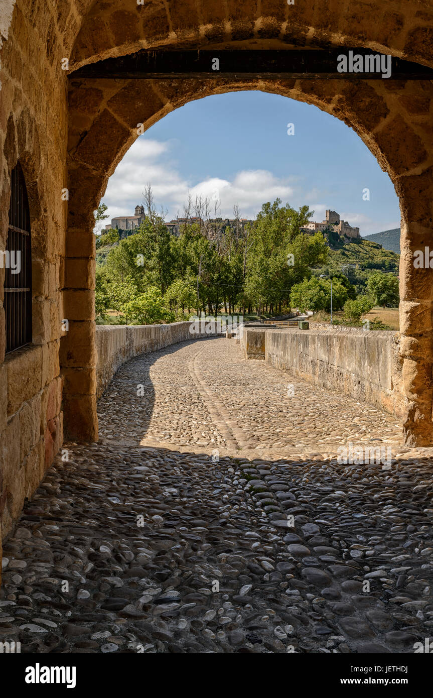 Ebro river spain castle bridge hi-res stock photography and images - Alamy