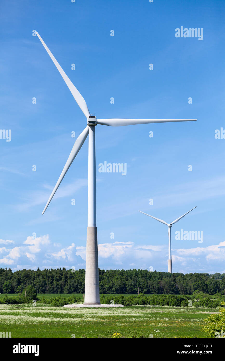 Horizontal axis of rotation hi-res stock photography and images - Alamy
