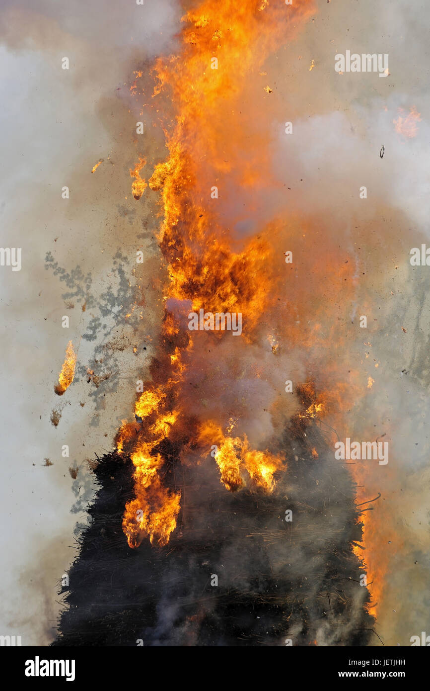 Sechsel?uten, an old traditional party in Zurich. The climax, the B??g ...