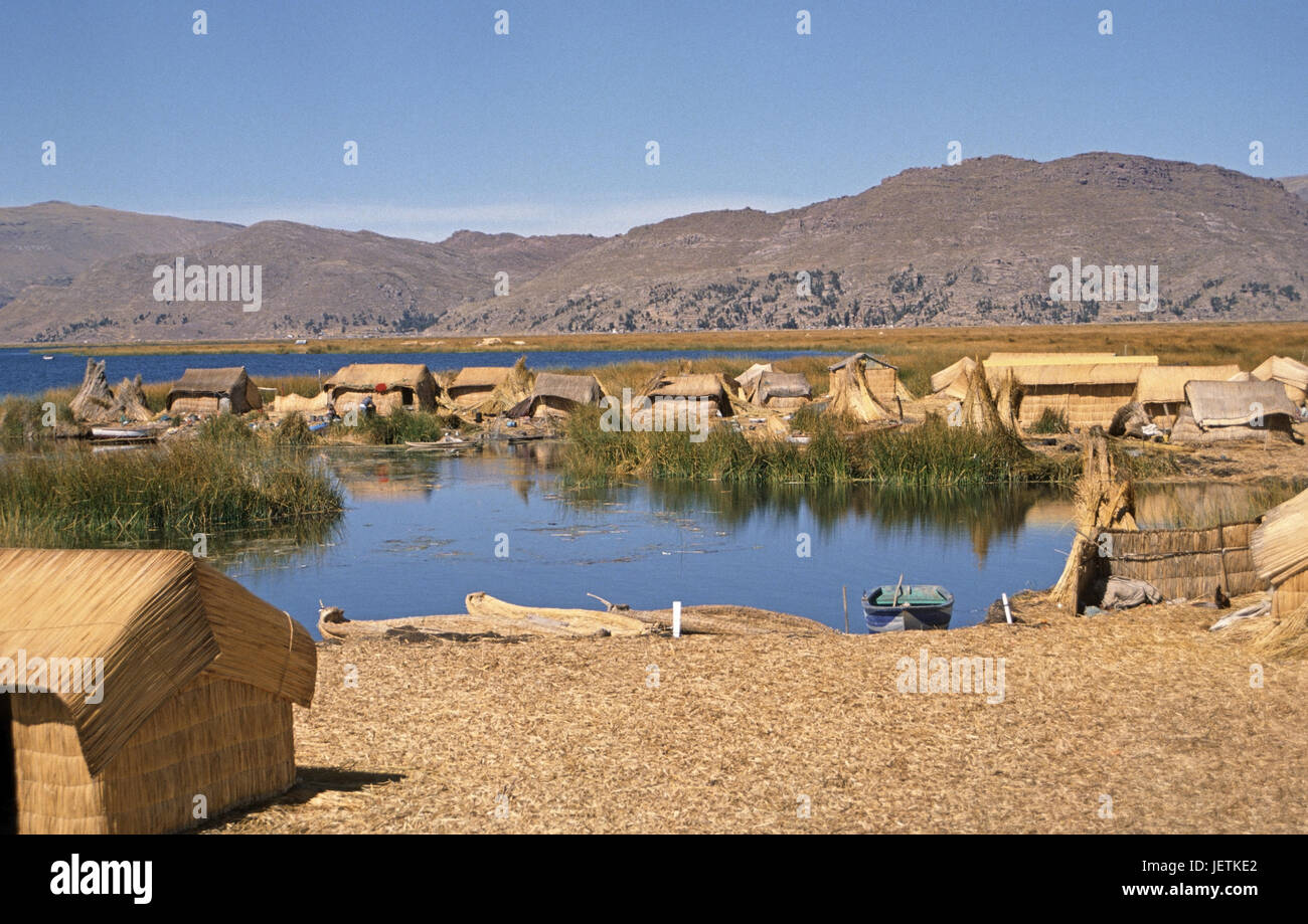 Reed islands of the Uru Uru Indian, Titicacasee, Peru, Schilfinseln der ...
