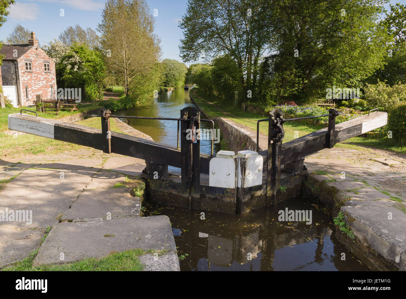 Shropshire union canal locks hi-res stock photography and images - Alamy