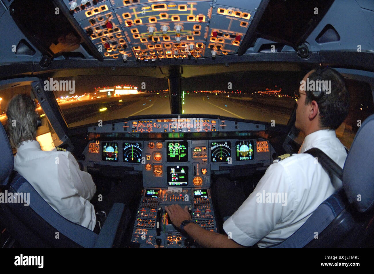 Airbus A320 Cockpit Landing