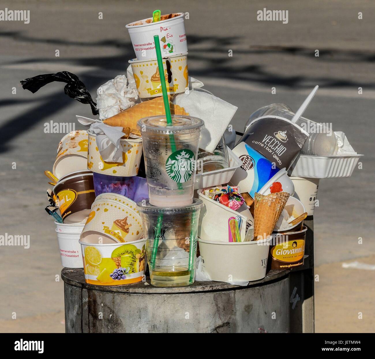 Garbage ton hi-res stock photography and images - Alamy