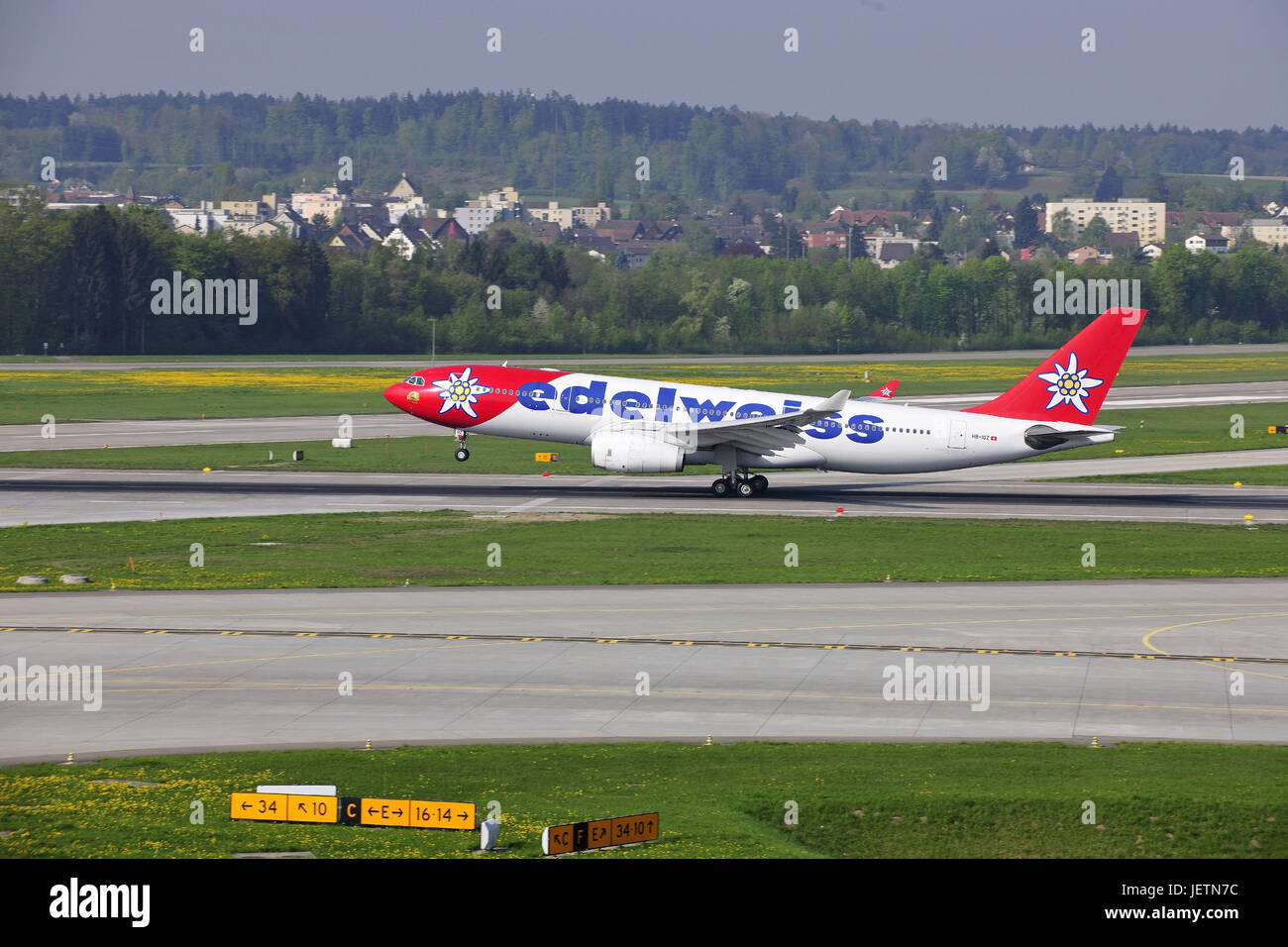 Airplane start of the airport of Zurich, Zurich, Switzerland, only ...