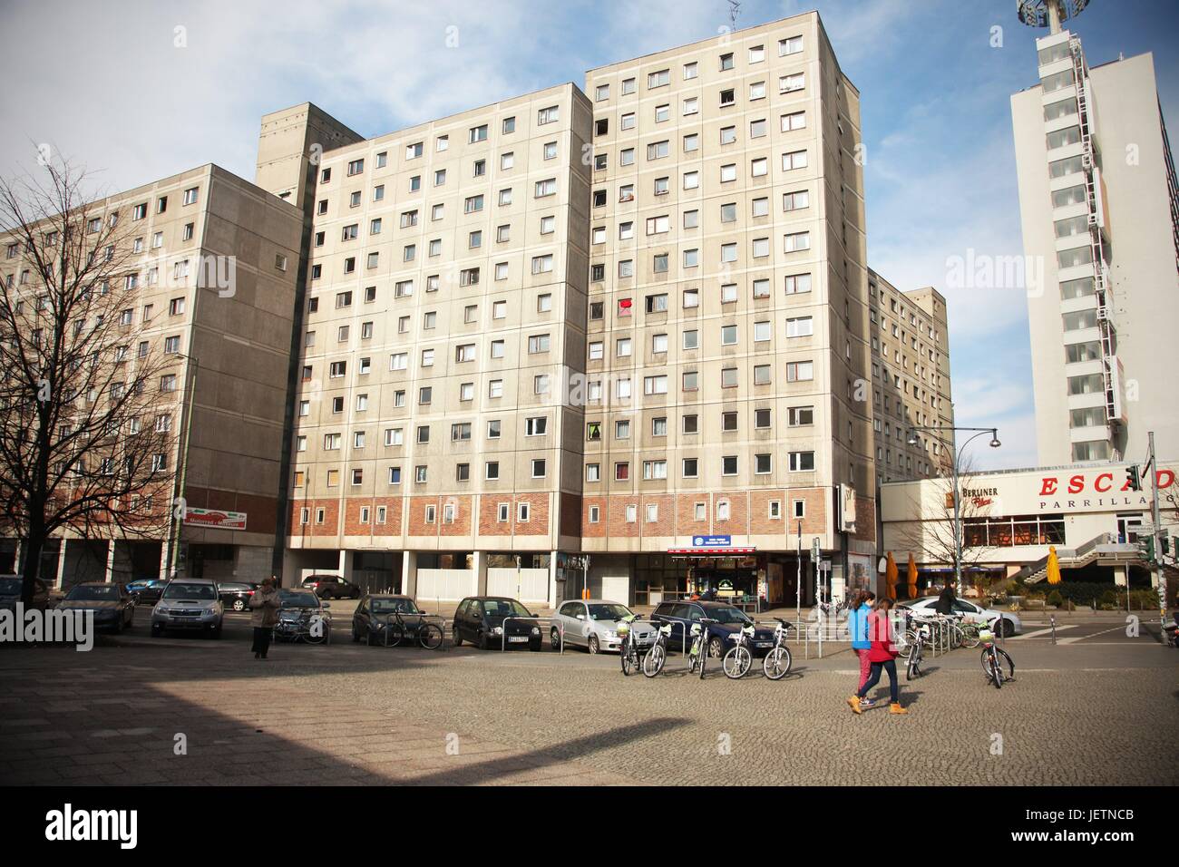 Alte Plattenbauten aus der DDR-Zeit, aufgenommen im Stadtteil Mitte in ...