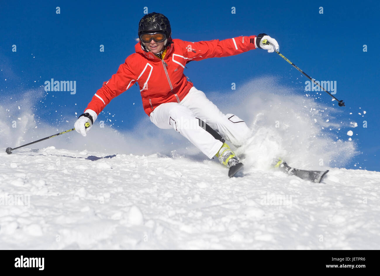 Woman goes skiing, Salzburg, Austria, Frau fährt Ski, Österreich Stock ...