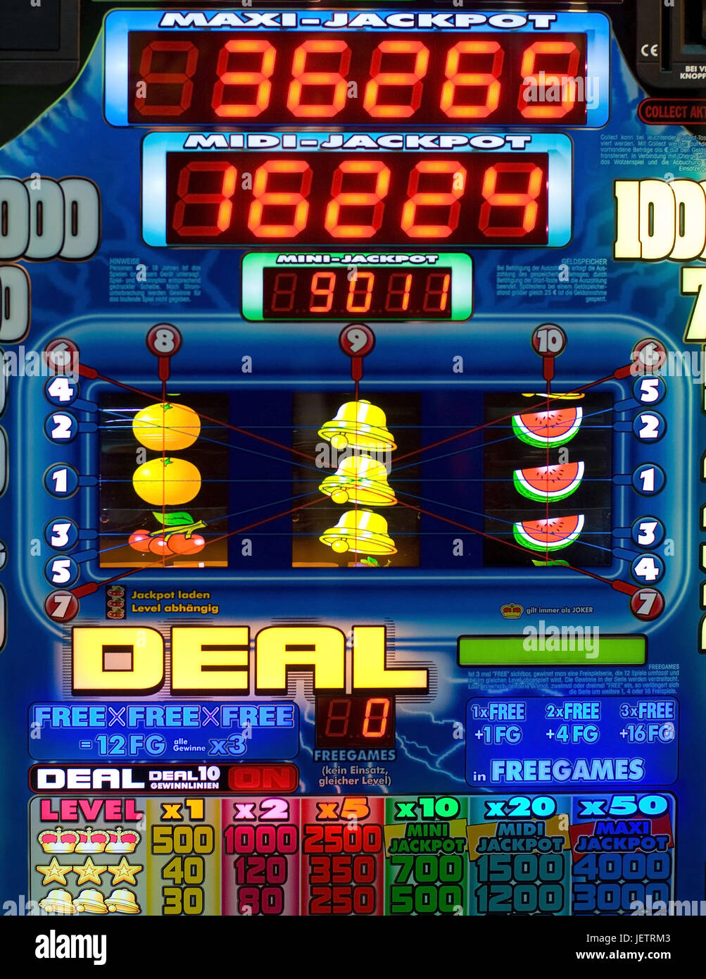 Geldspielautomat hi-res stock photography and images - Alamy