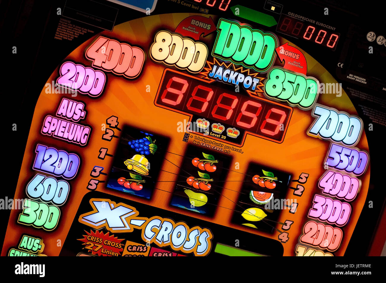 Geldspielautomat hi-res stock photography and images - Alamy