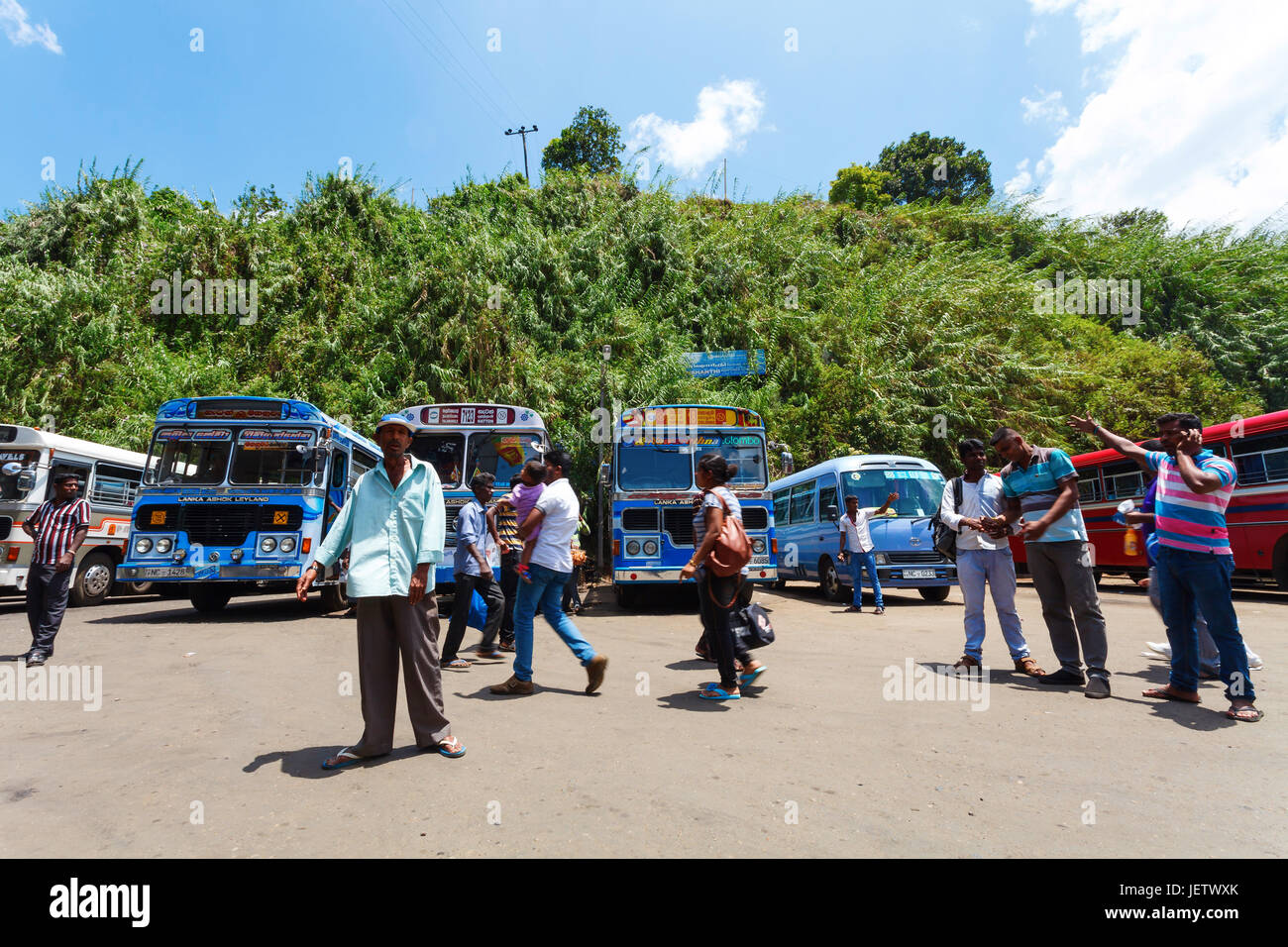 Sri lanka bus hi-res stock photography and images - Alamy