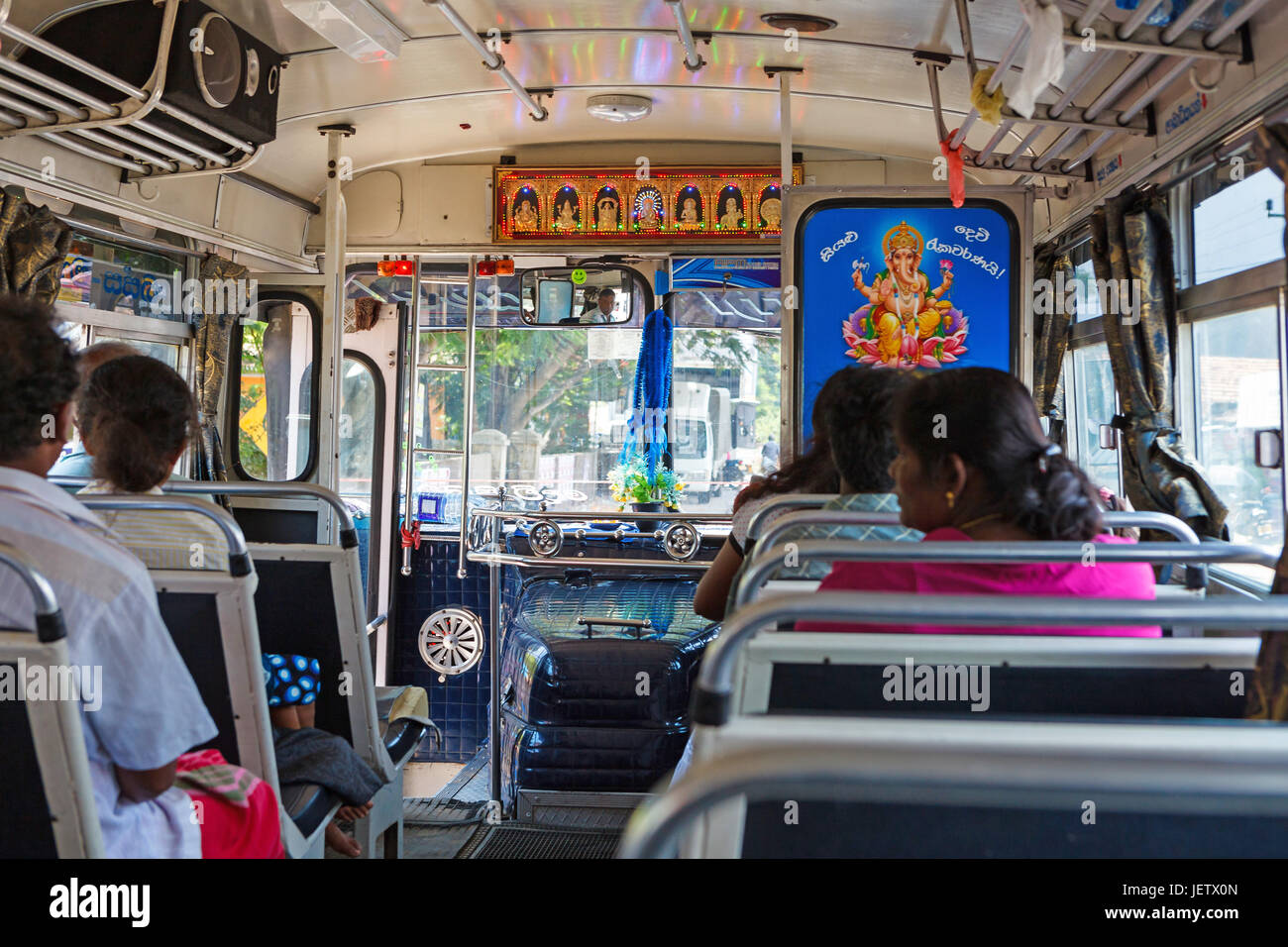 Sri lankan bus hi-res stock photography and images - Alamy