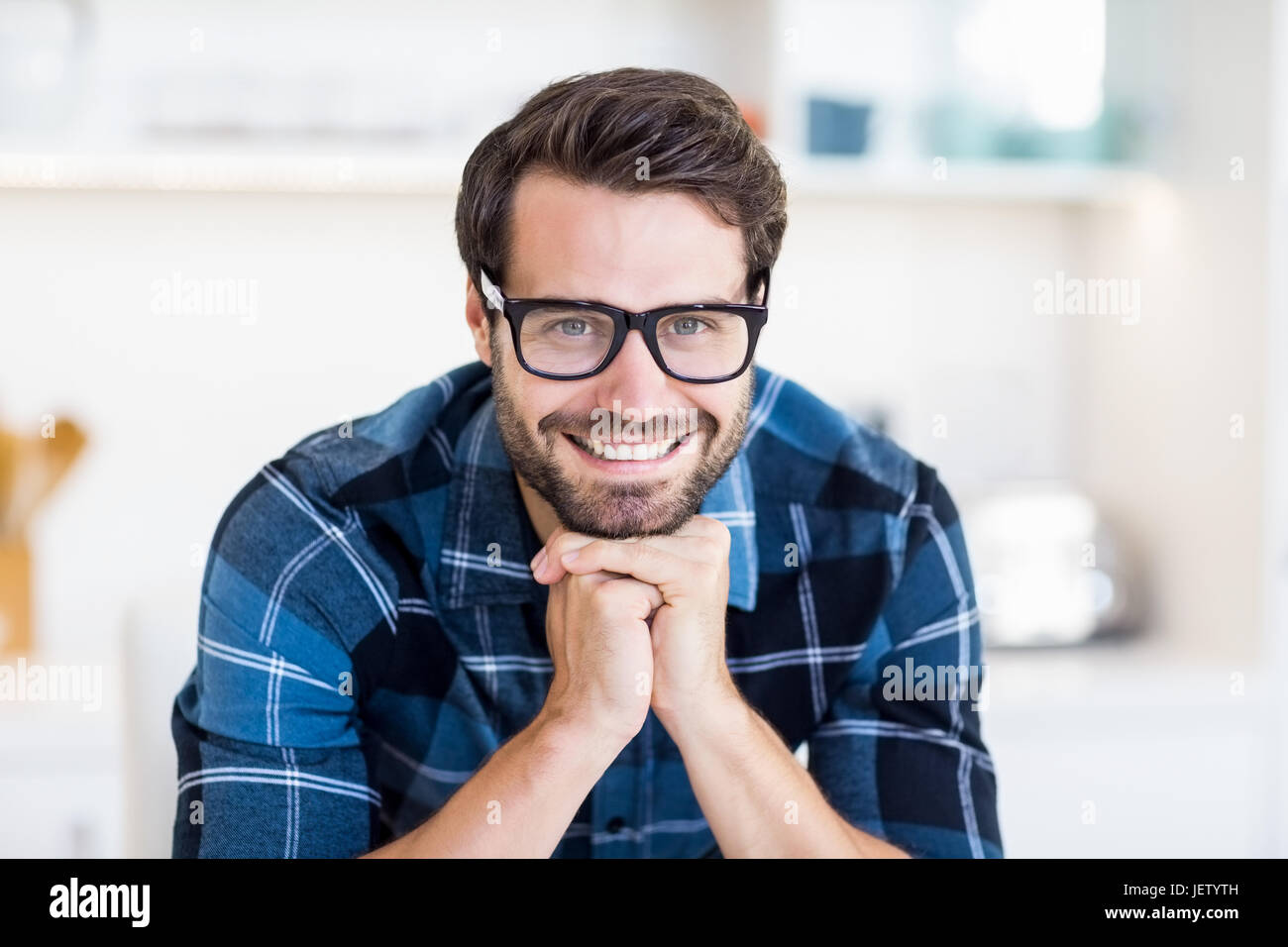 Man with spectacles hi-res stock photography and images - Alamy