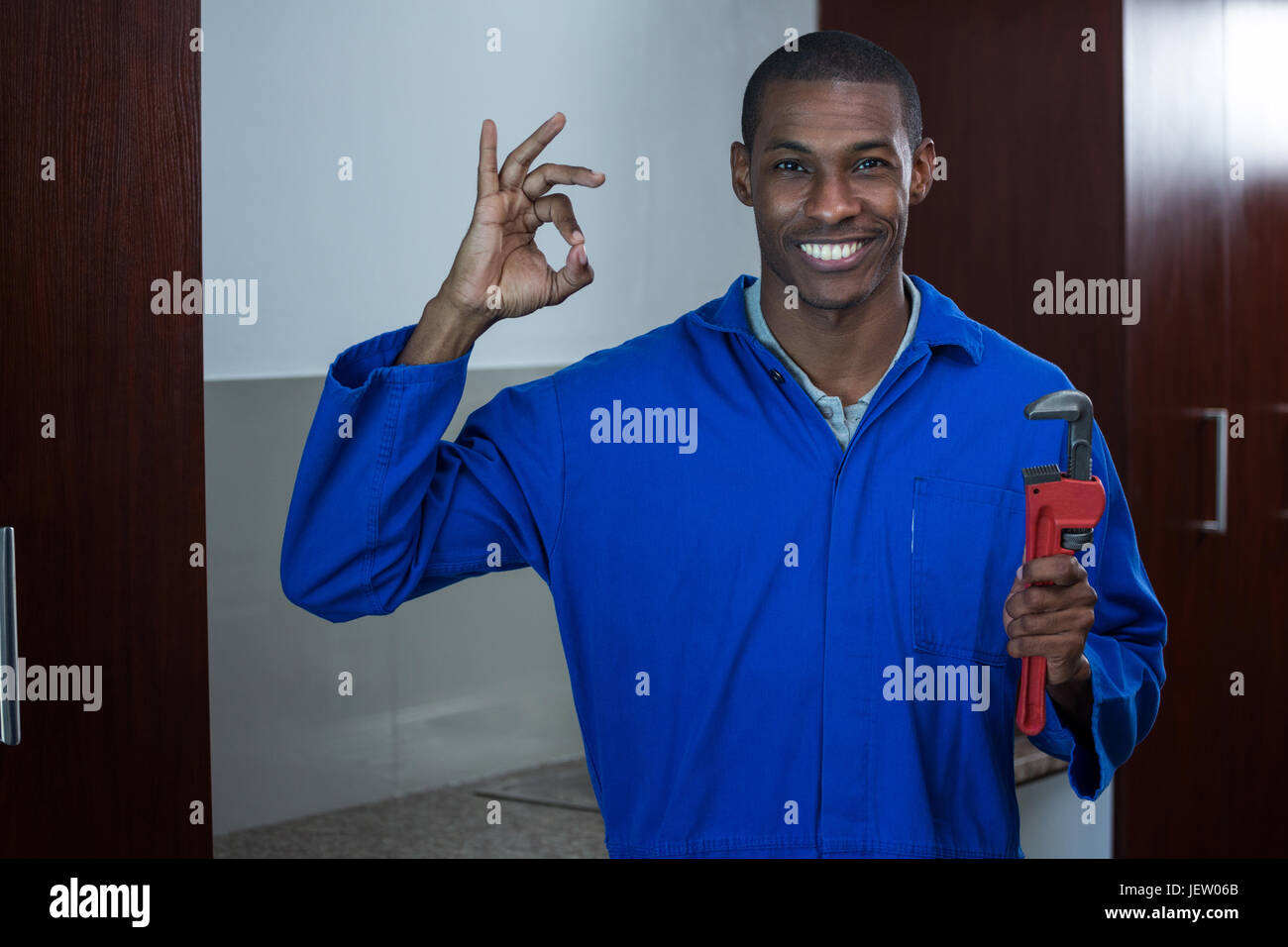 Sign with wrench hi-res stock photography and images - Alamy