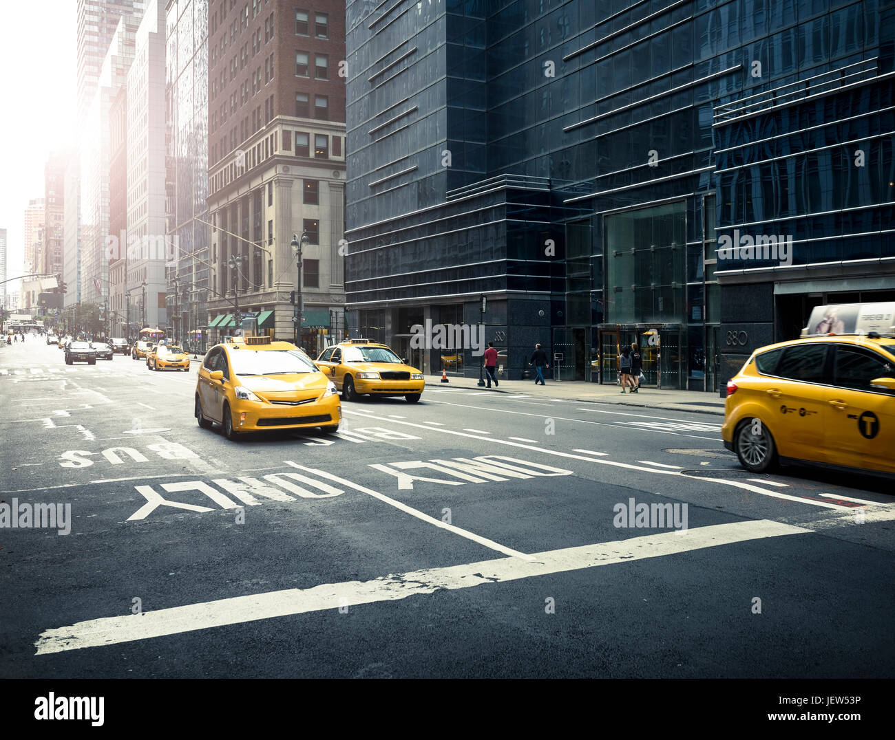 Taxis on street hi-res stock photography and images - Alamy