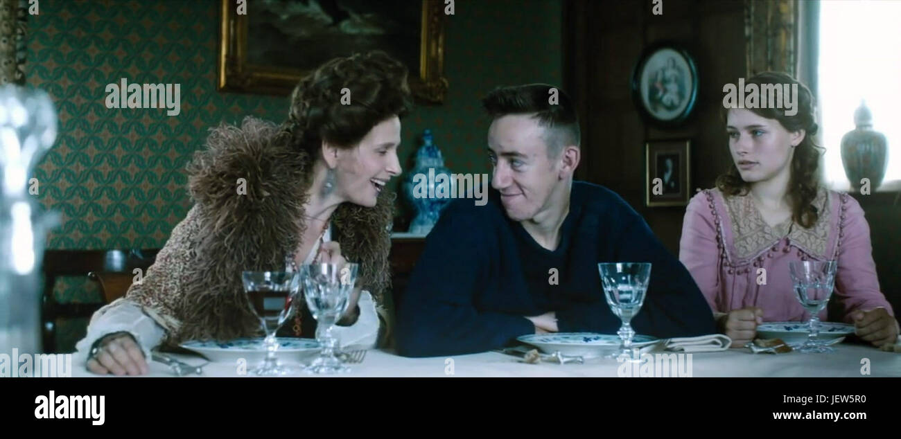 SLACK BAY, (aka MA LOUTE), from left, Juliette Binoche, Brandon ...