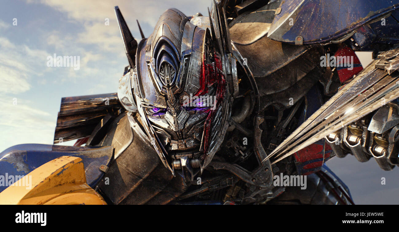 TRANSFORMERS: THE LAST KNIGHT, Optimus Prime, 2017. © Paramount ...