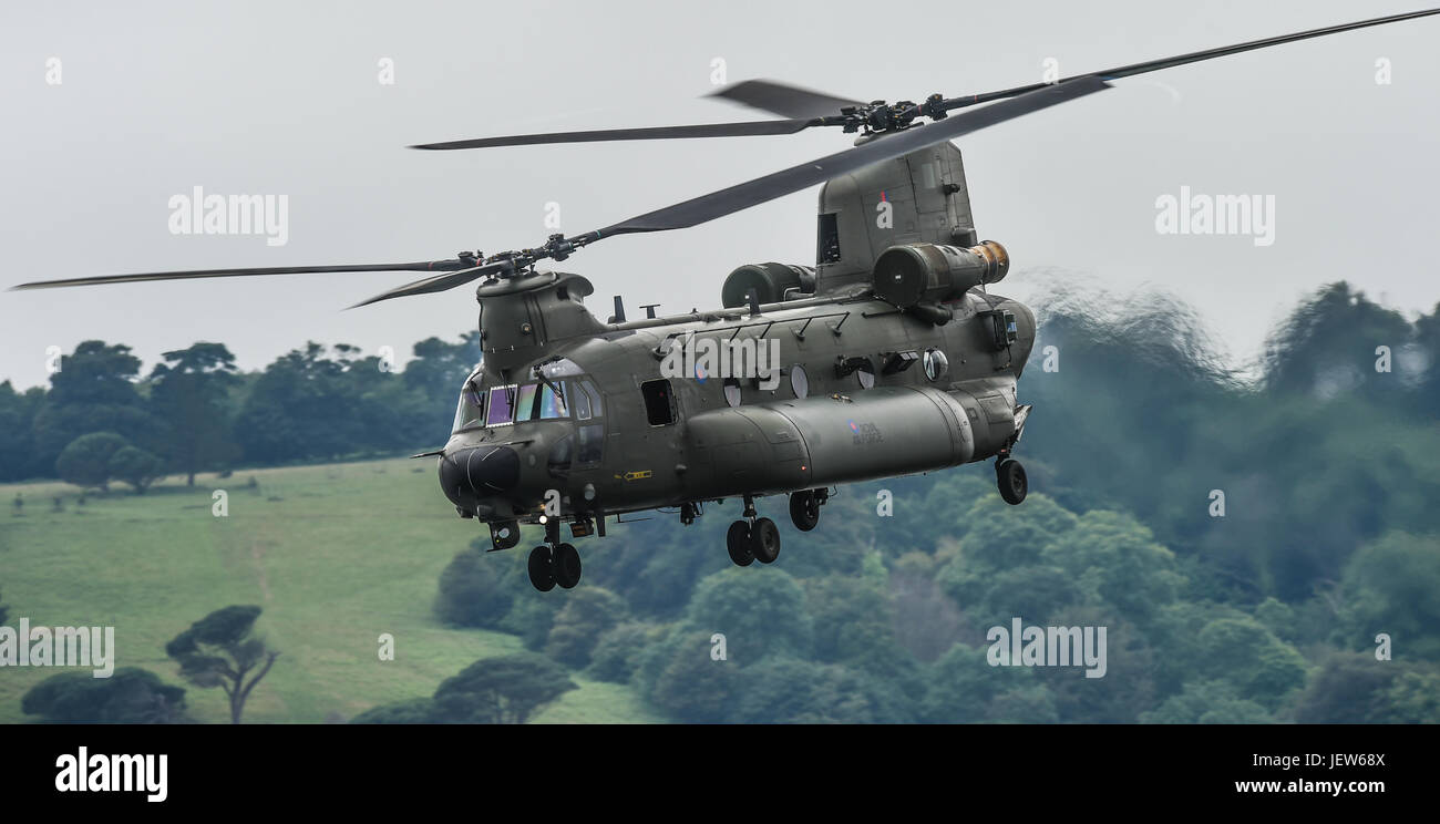 Chinook helicopter hi-res stock photography and images - Alamy