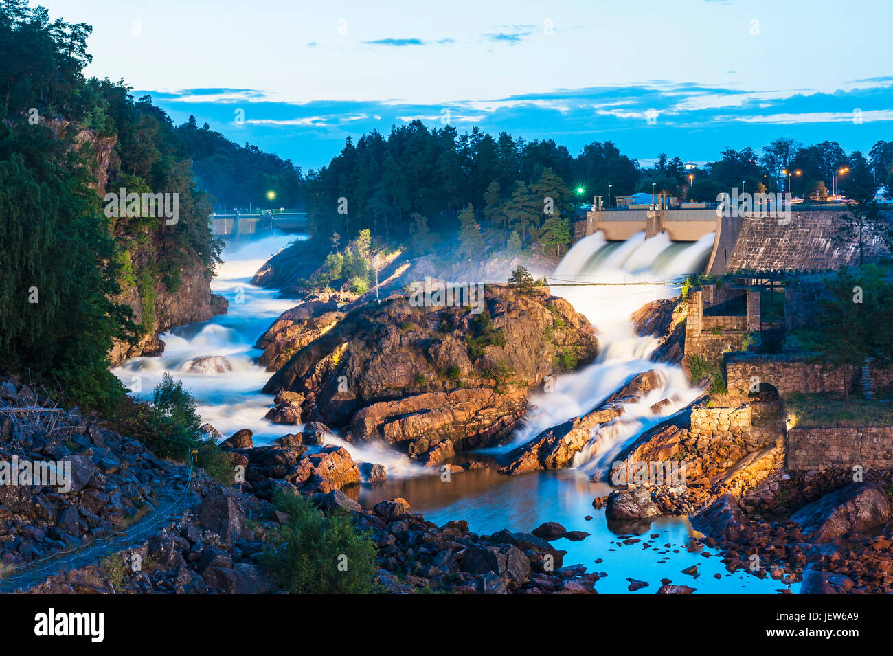 Dam on river hi-res stock photography and images - Alamy