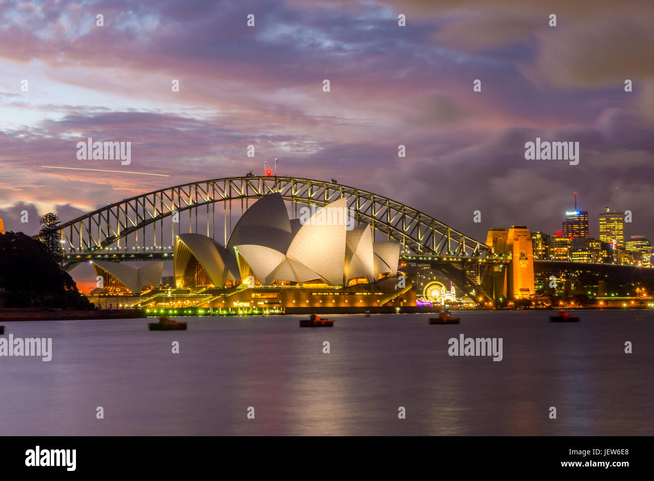 Sydney opera house night purple hi-res stock photography and images - Alamy