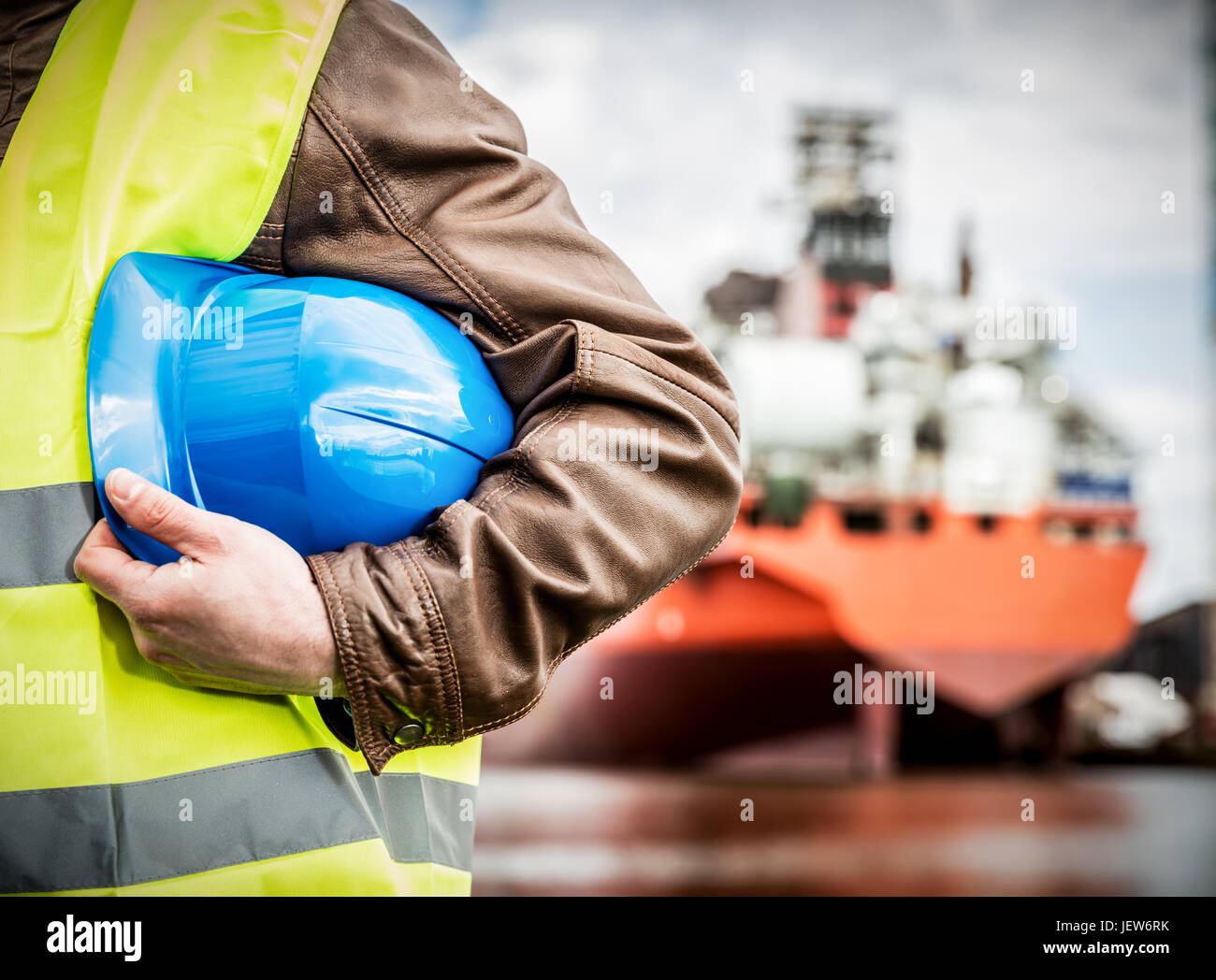 Shipyard safety hi-res stock photography and images - Alamy