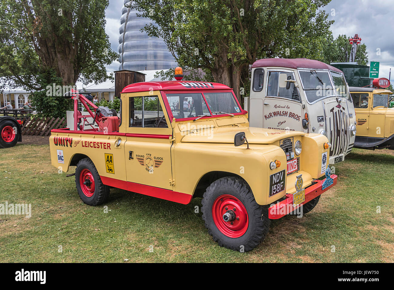 Unity Recovery Landrover At The Vintage Fair Held At Abbey Pumping ...