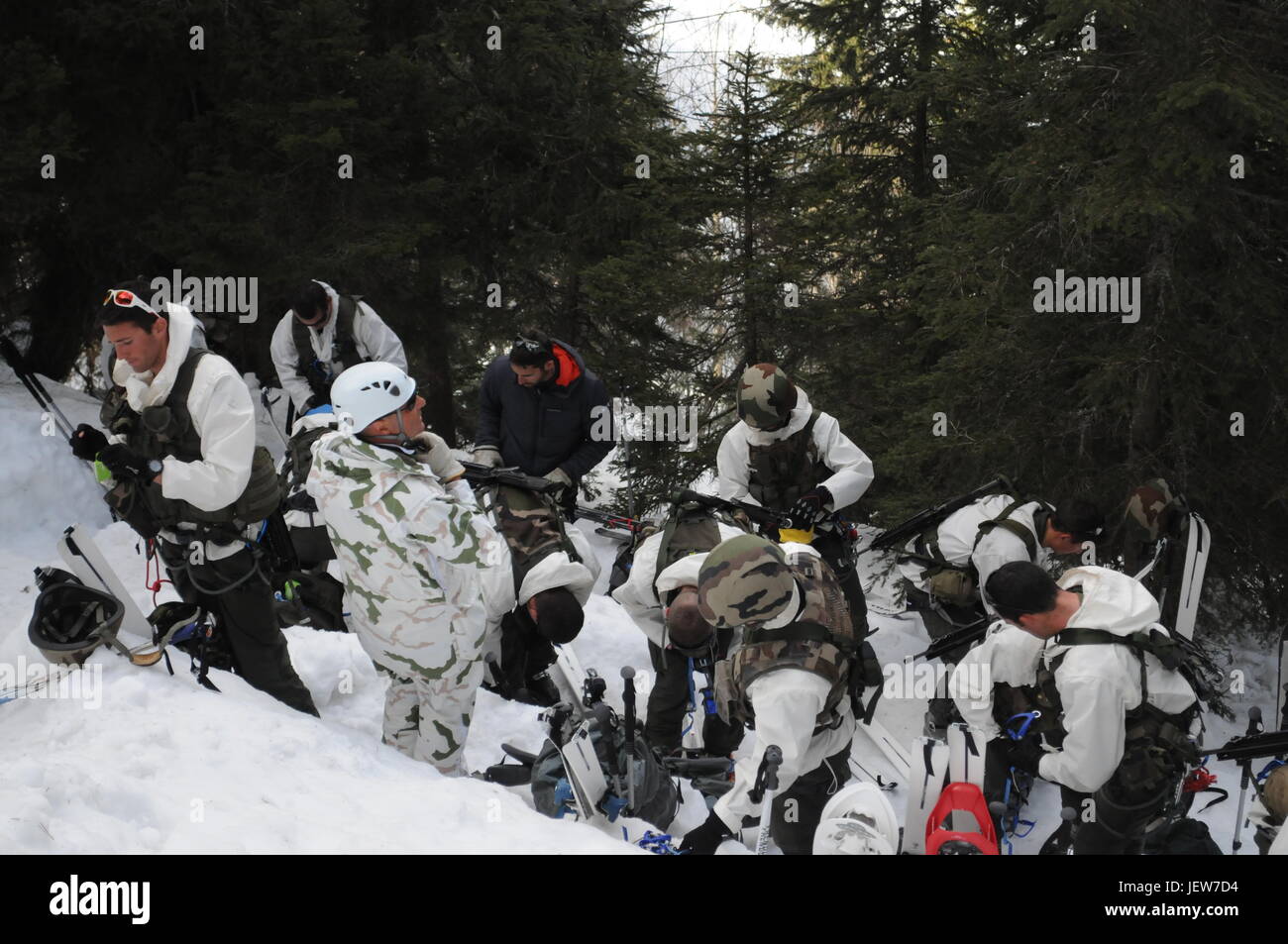Young French officers take part to winter training in the Alps Stock ...