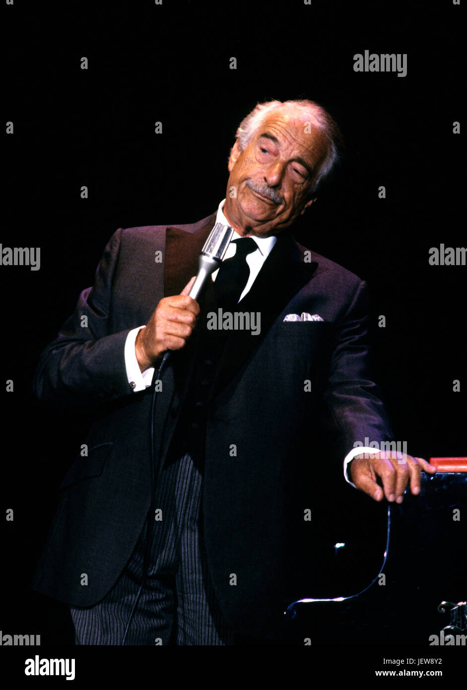 Victor borge hi-res stock photography and images - Alamy