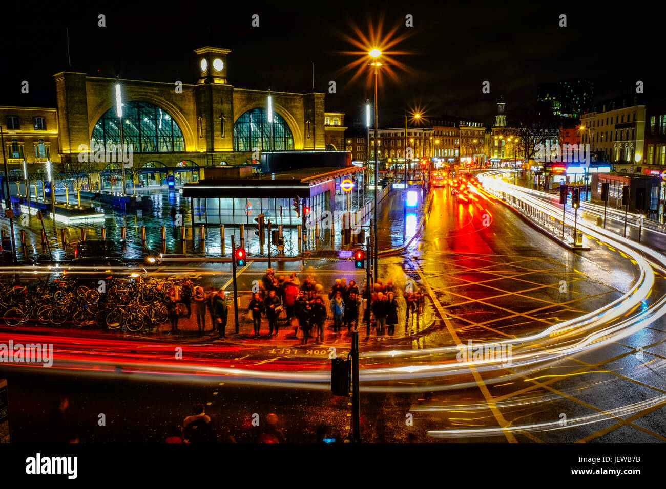 London Kings Cross, St Pancras at Night Stock Photo - Alamy