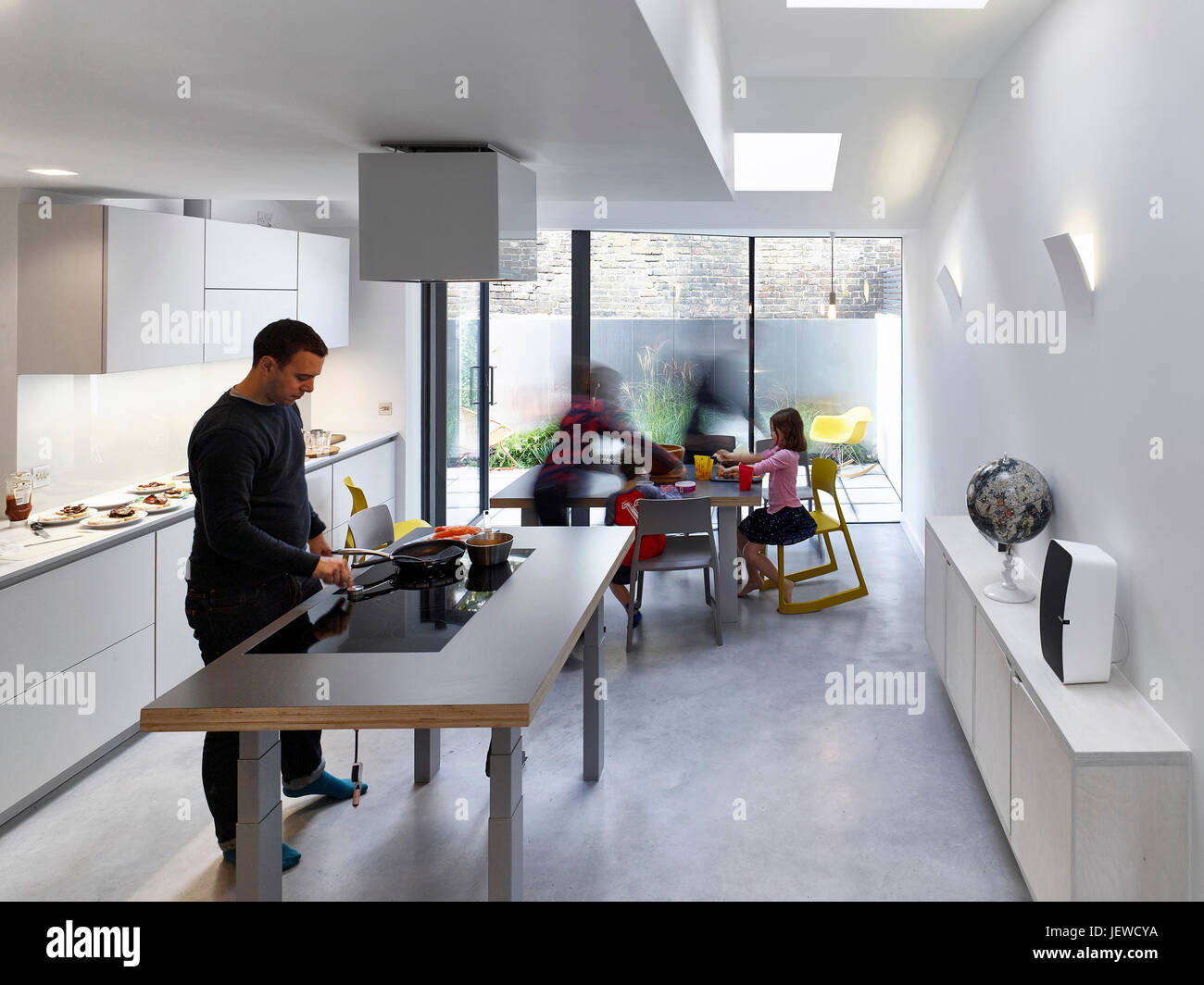 Adjustable height hi-res stock photography and images - Alamy