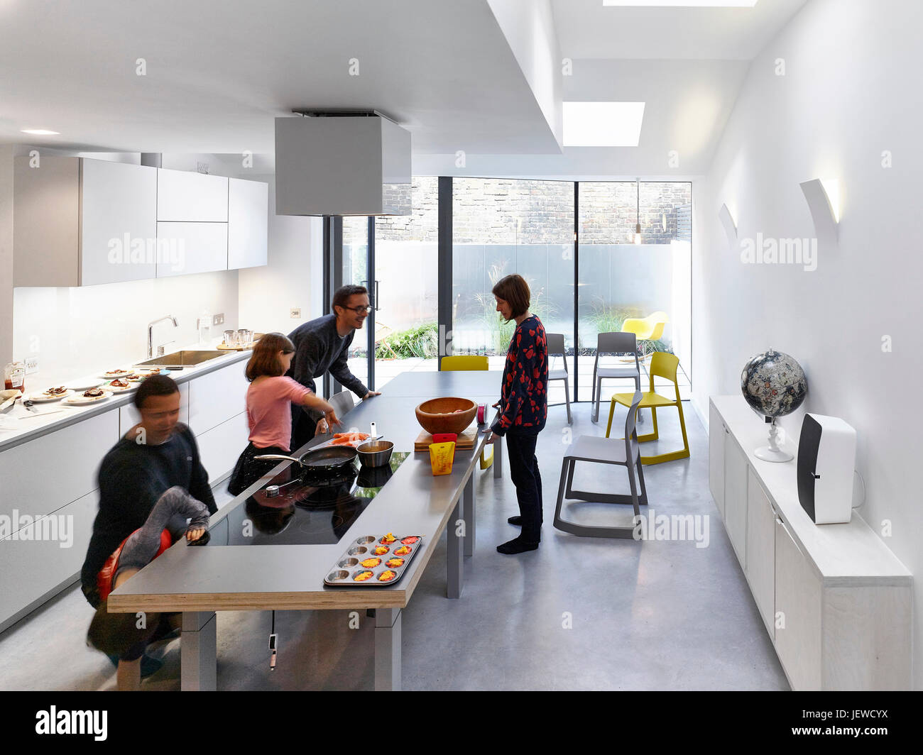 Kitchen un use, adjustable height work-top, joining the table to the ...