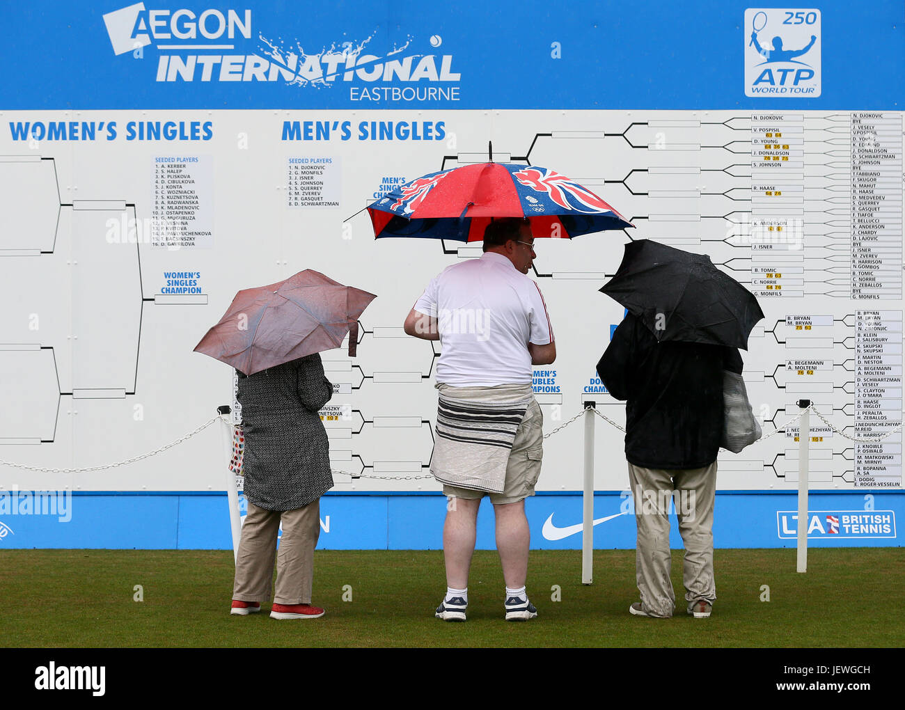Rain stops play during day five of the AEGON International at ...