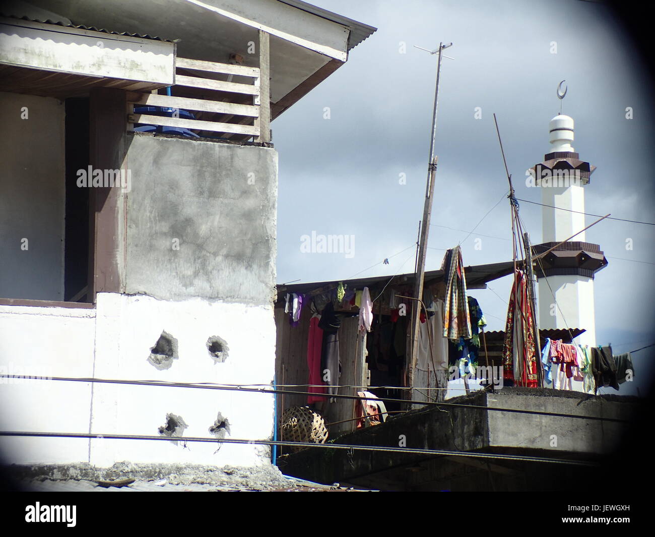 Marawi City, Philippines. 27th June, 2017. Government troops ...