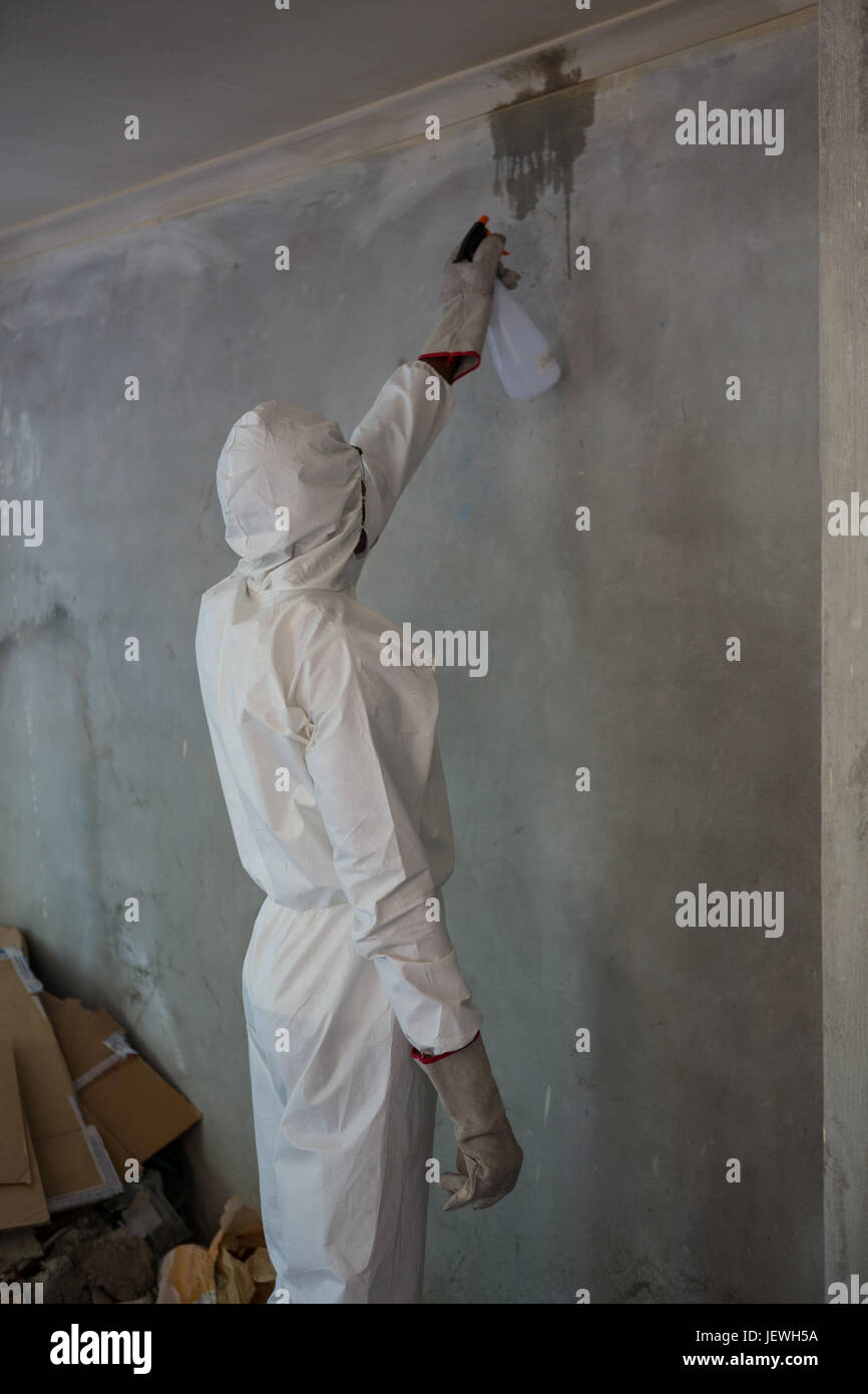 Pest controlling hi-res stock photography and images - Alamy