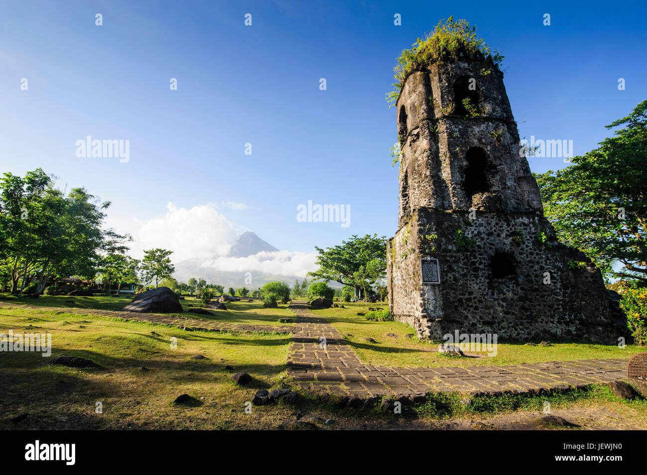 Cagsawa church before Mount Mayon, Legaspi, Southern Luzon, Philippines ...