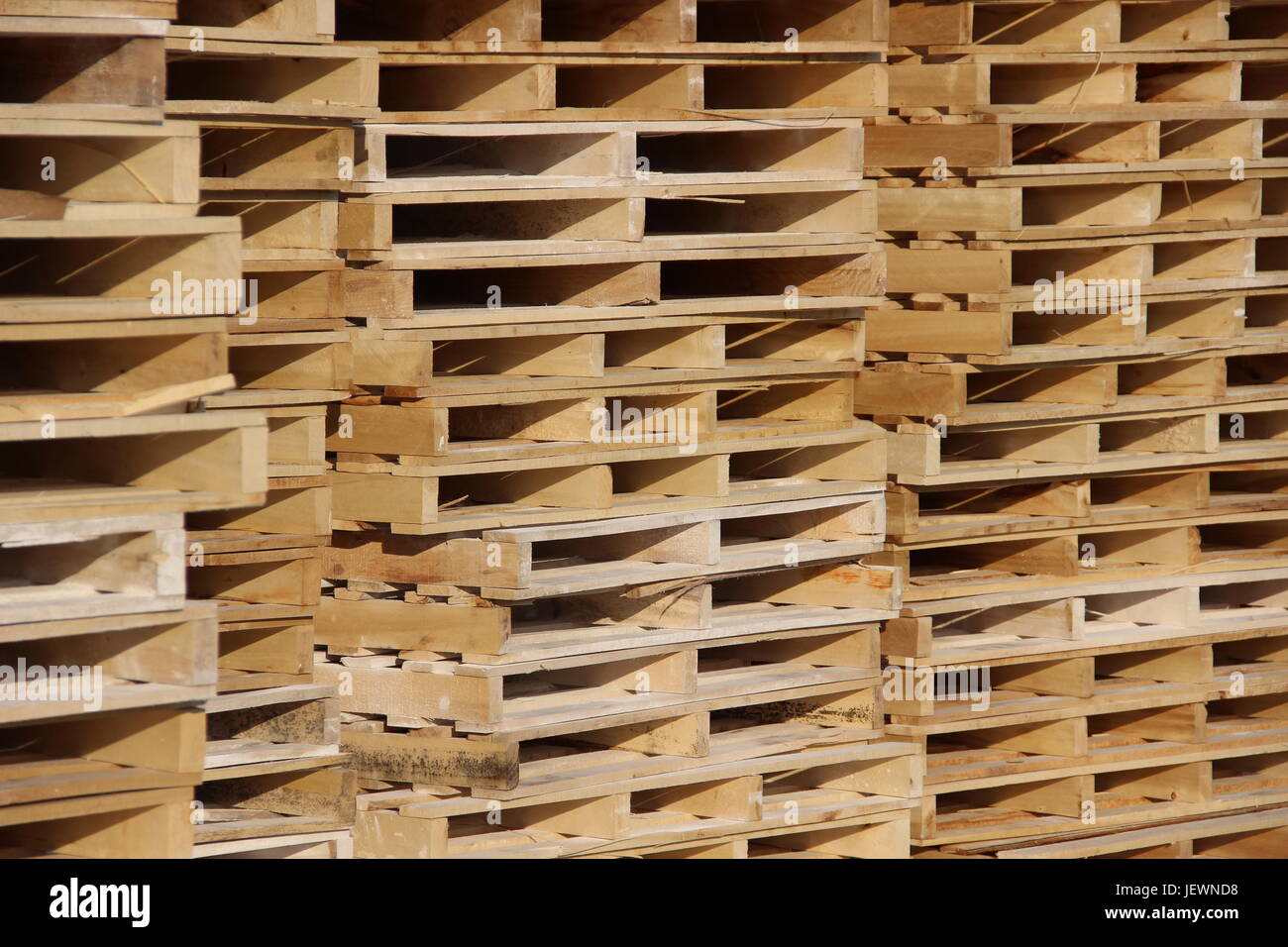 Palette transport hi-res stock photography and images - Alamy