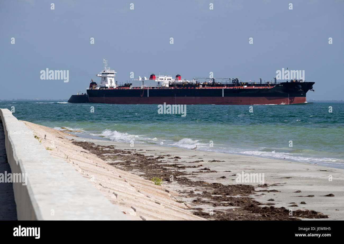 The Cowley 750-2 Class ATB Legend vessel passing through the Mullet Key ...