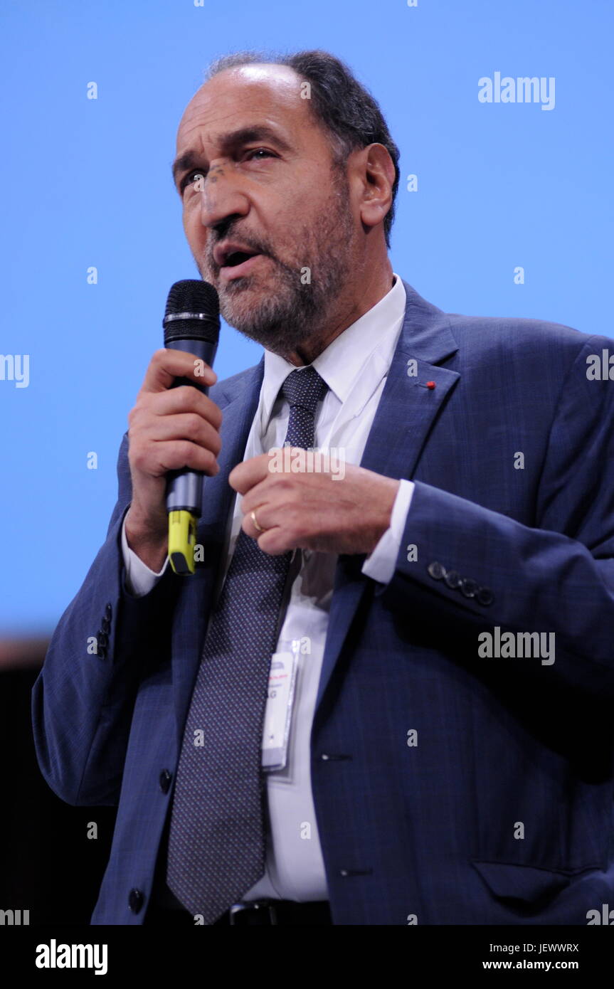 Robert Sebbag, Vice-President of Sanofi-Aventis talks of medicines ...