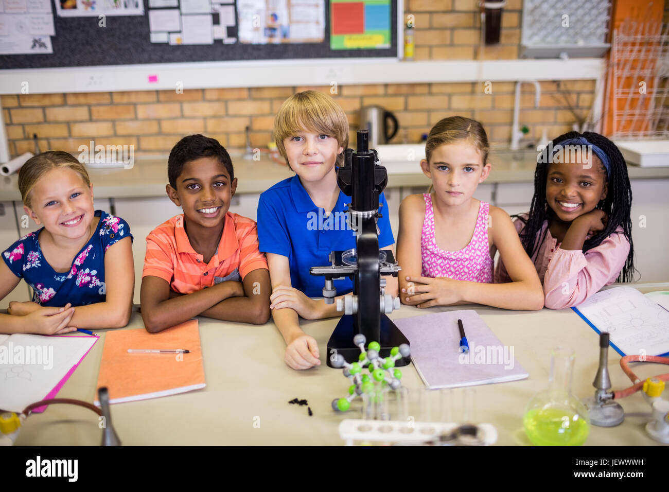 Children microscope hi-res stock photography and images - Alamy