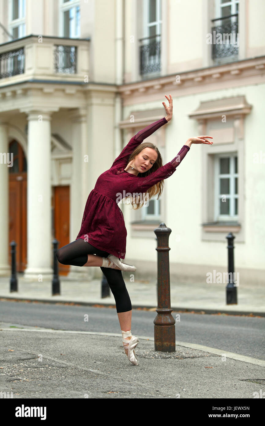 Beautiful ballerina dancing on the street Stock Photo - Alamy