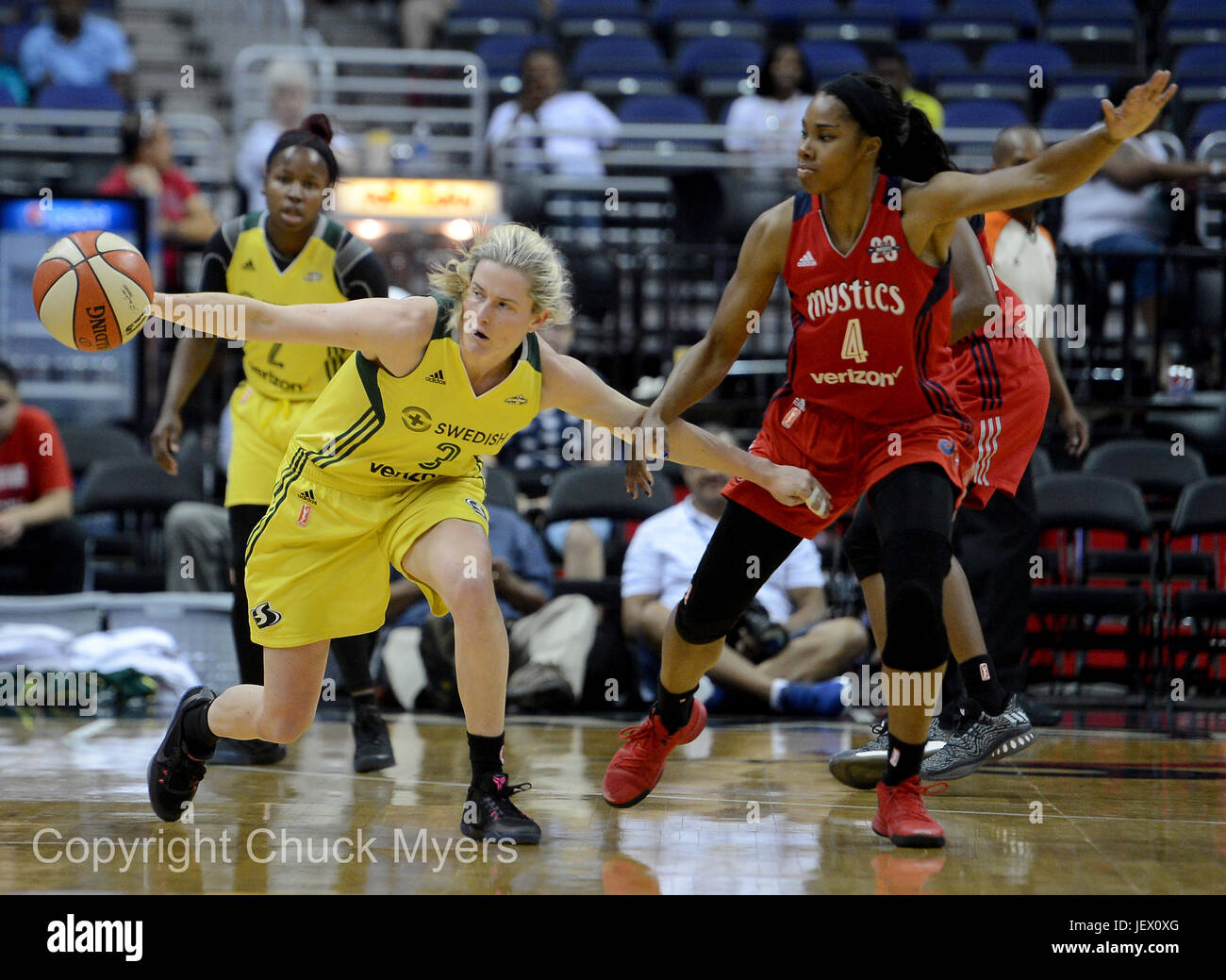 Sami whitcomb hi-res stock photography and images - Alamy