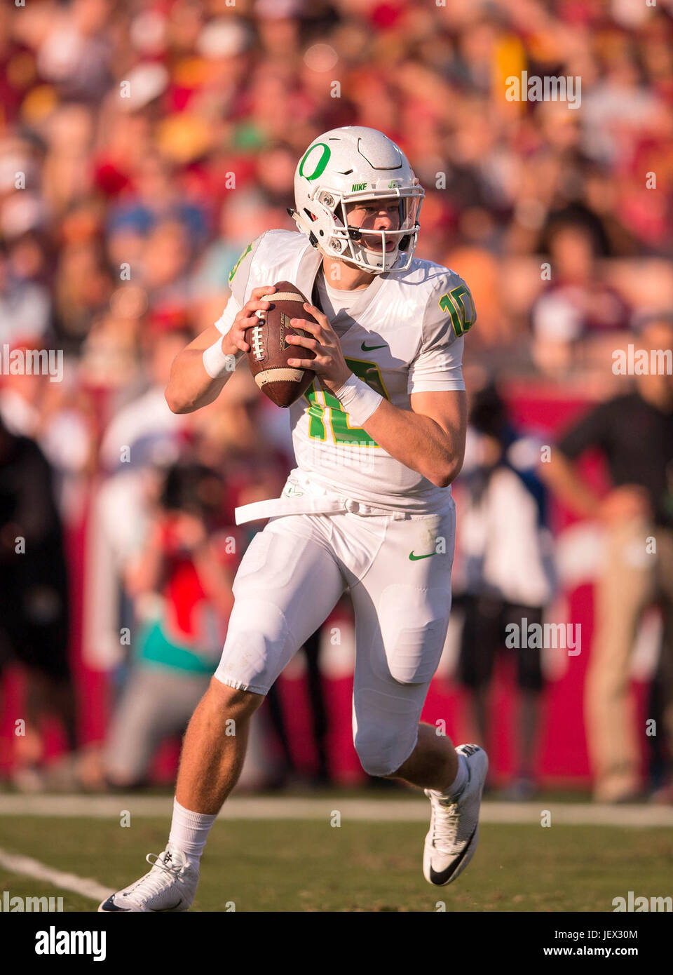 Oregon football justin herbert hi-res stock photography and images - Alamy