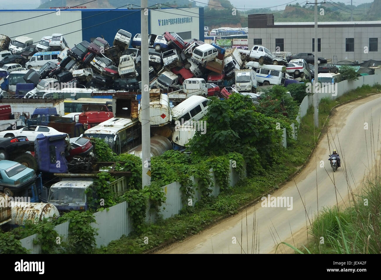 China abandoned cars hi-res stock photography and images - Alamy