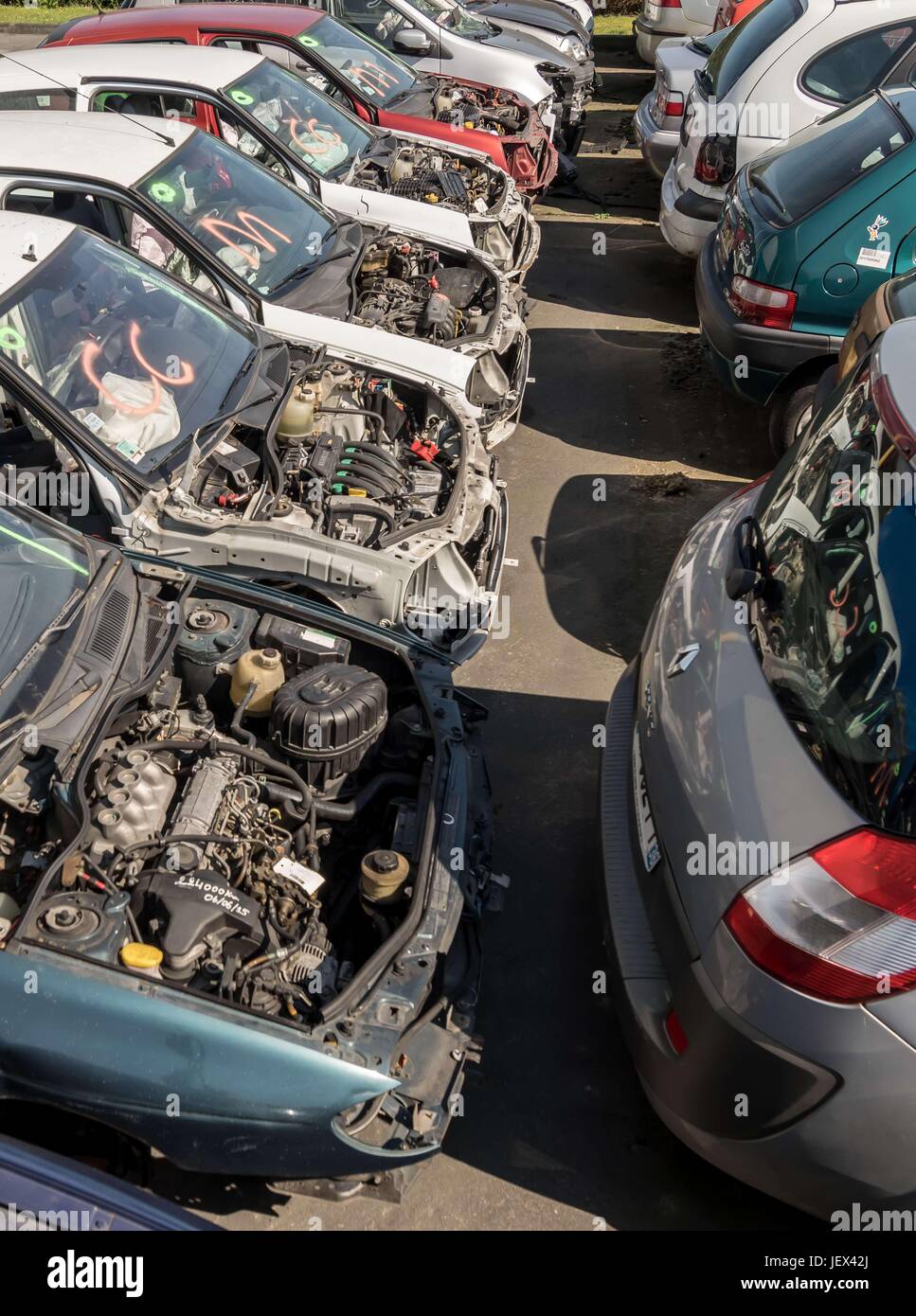 China abandoned cars hi-res stock photography and images - Alamy