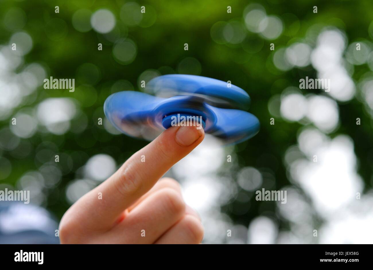 Osterode, Germany. 27th June, 2017. A boy is playing with the currently ...