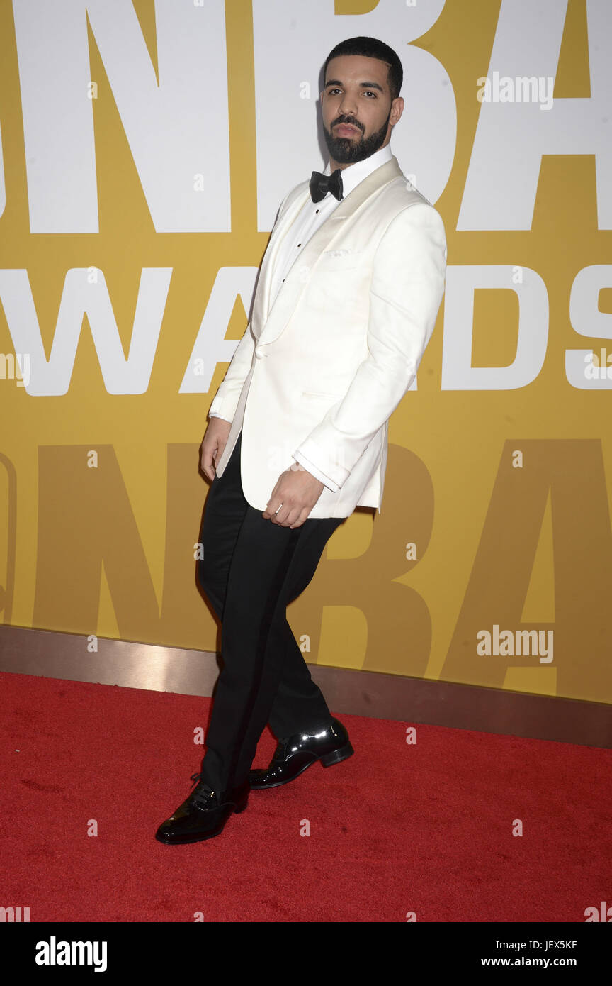 Aubrey drake graham nba awards hi-res stock photography and images - Alamy
